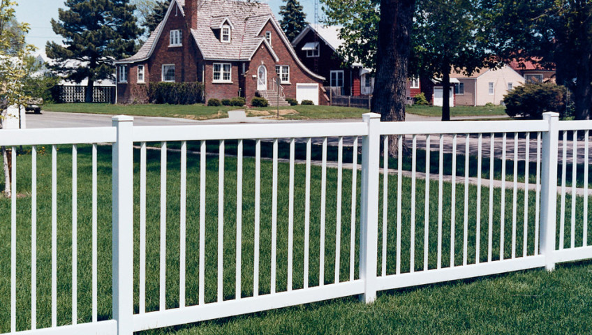 Plastic Pacific Diamond Fence Style | Geneva, Nebraska